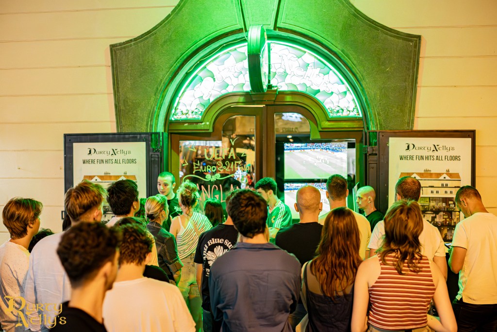 FIFA World Cup - WELCOME TO DURTY NELLY'S